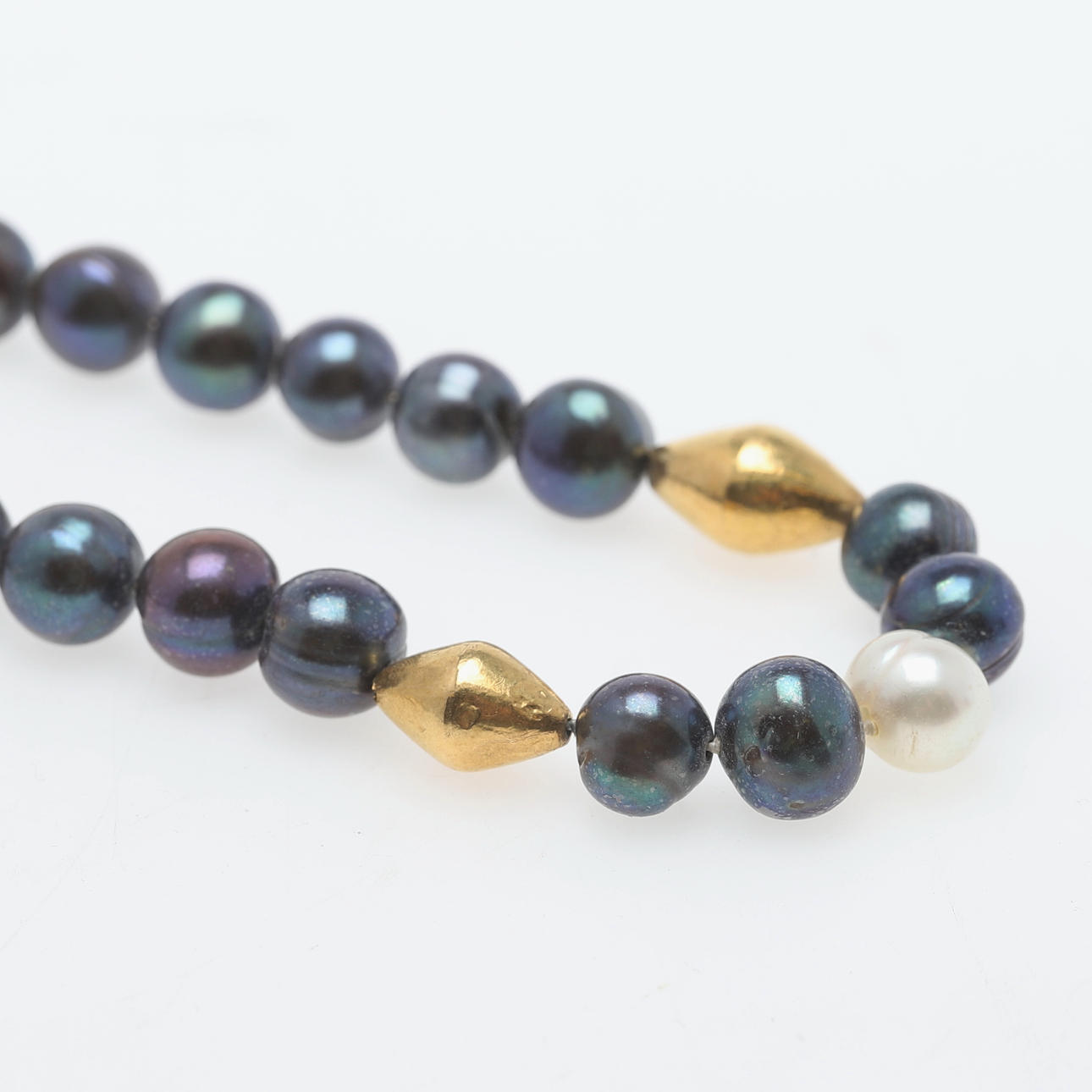 COLLIER, 18k guld & pärlor, JKa. Smycken & Ädelstenar - Collier - Auctionet