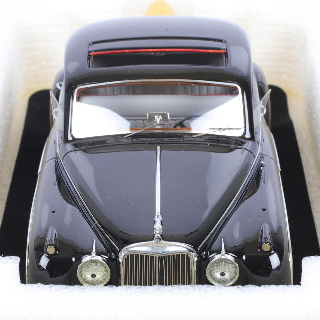MODELLBIL, metall/resin, Jaguar MK8, NEO, skala 1:18. Leksaker ...
