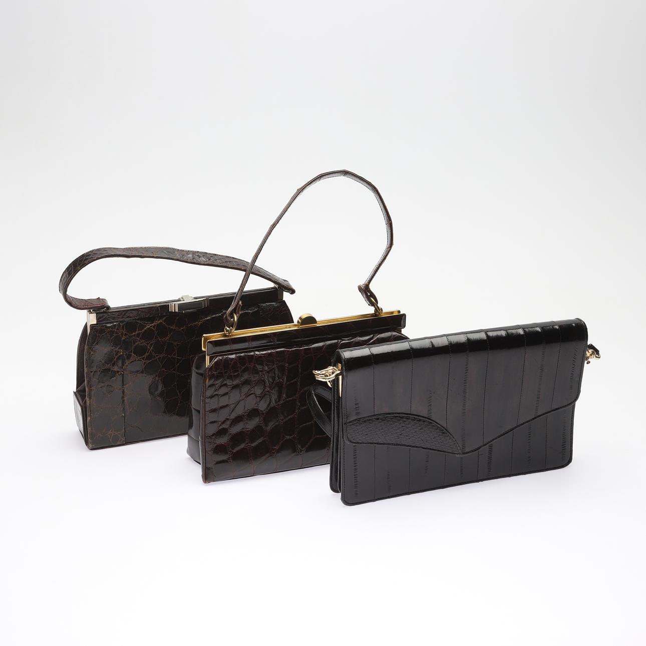 HANDVÄSKOR, 3 st, skinn, 1900-tal. Vintagekläder & Accessoarer - Auctionet