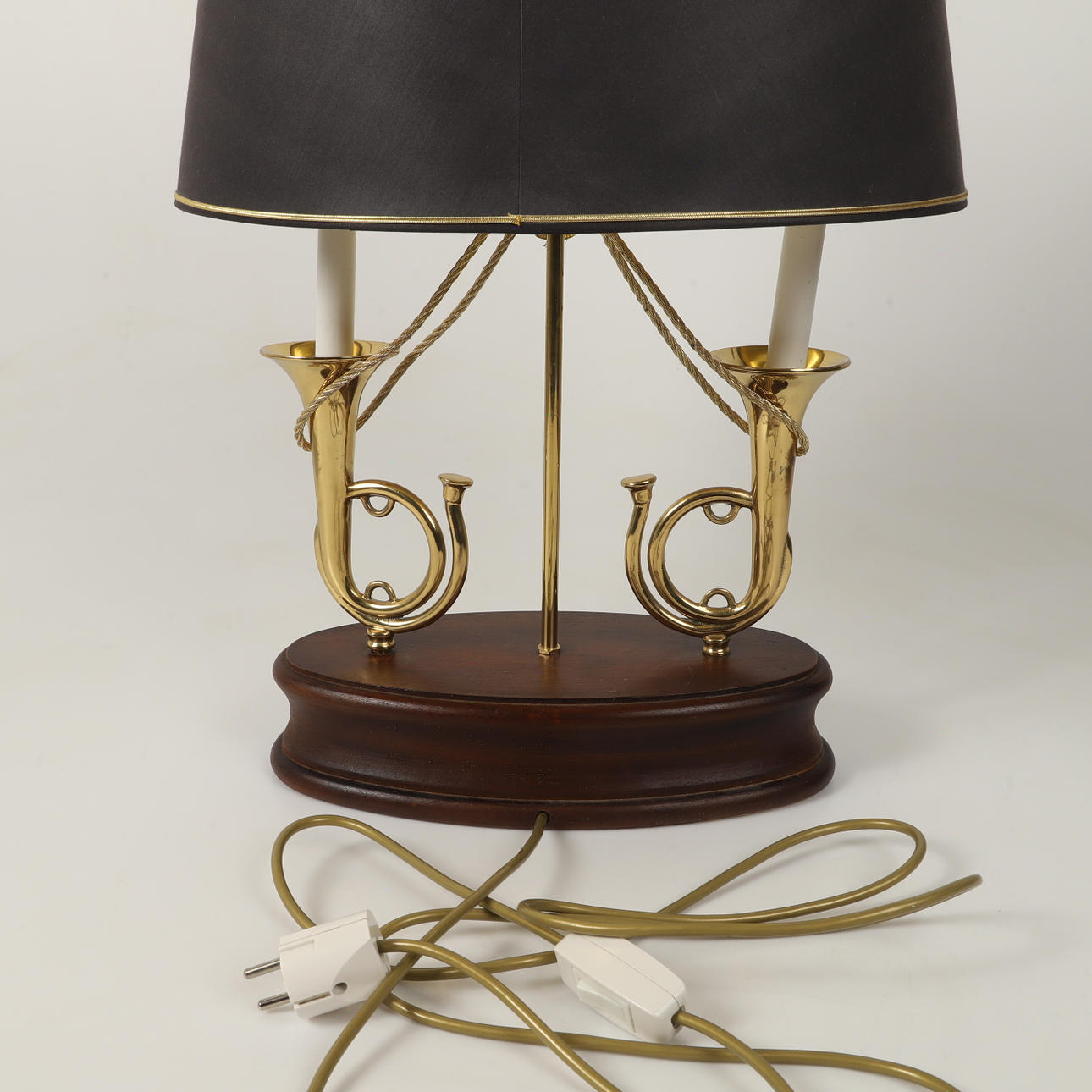 BORDSLAMPA, mässing/trä, Thomas Blakemore Ltd, England. Belysning ...