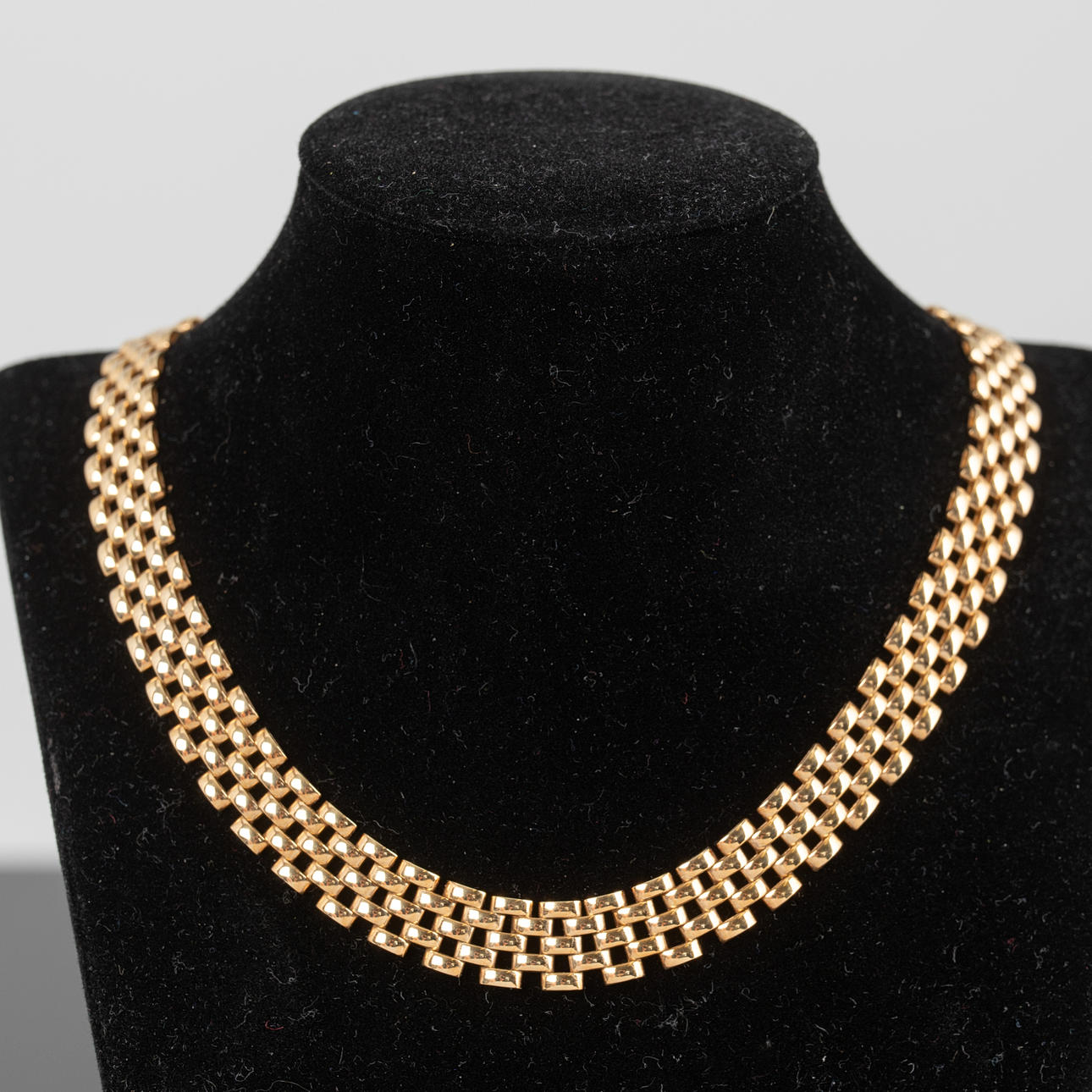 Gold-Collier. Schmuck & Edelsteine - Collier - Auctionet