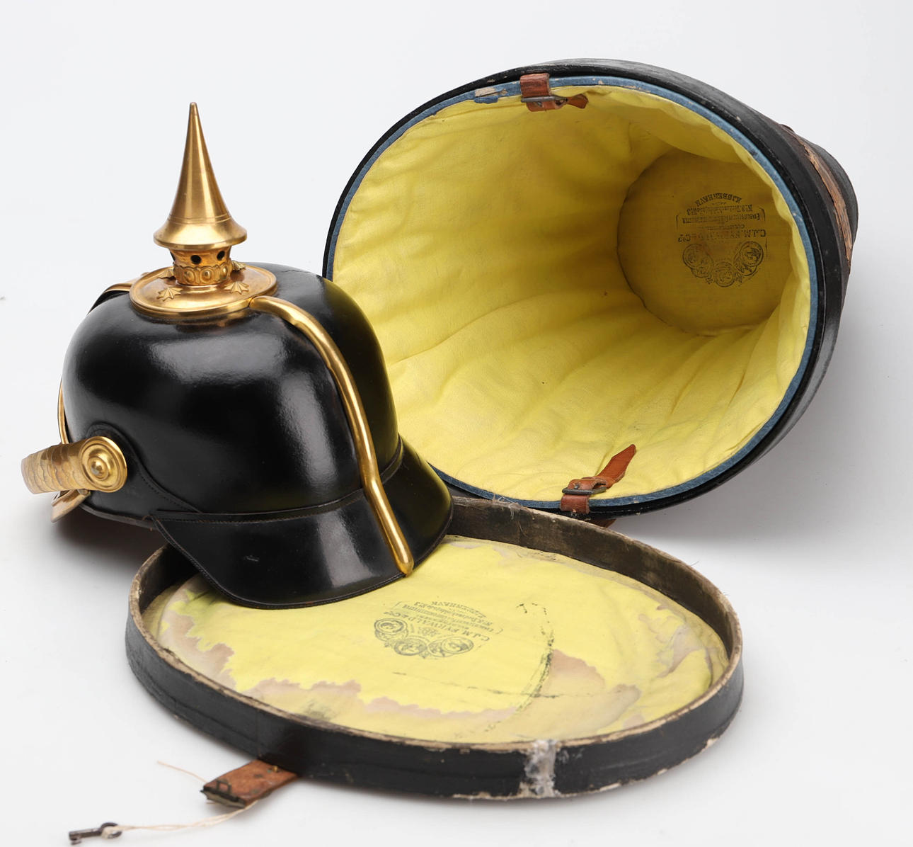 KASK, Skånska Dragonregementet Ystad, i originalask. Vapen & Militaria ...