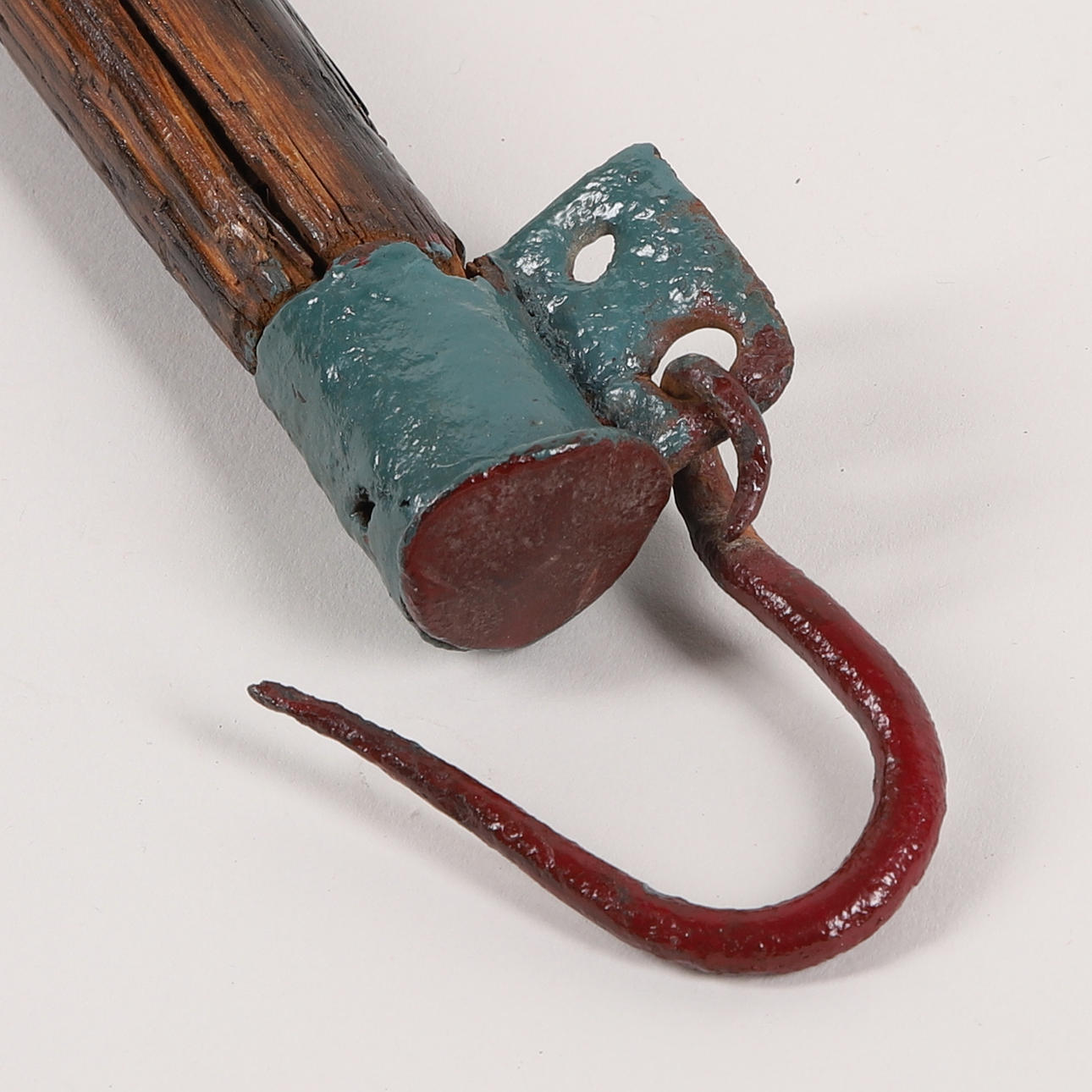 BESMAN, trä och järn. Allmoge - Verktyg & Redskap - Auctionet