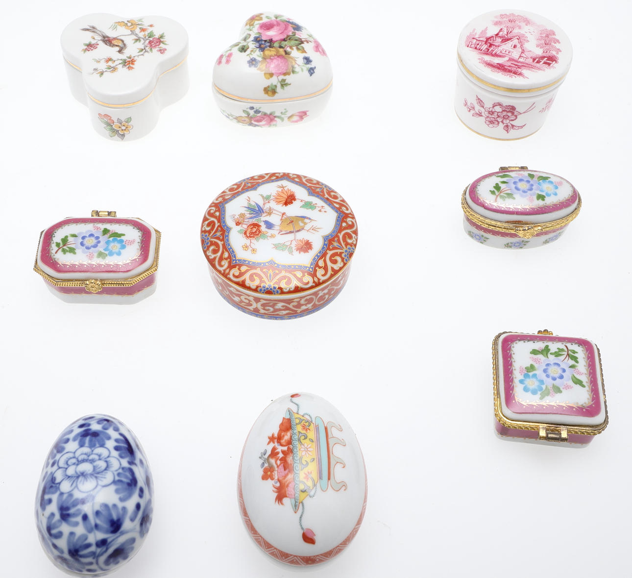 A SMALL COLLECTION OF MODERN CHINA TRINKET BOXES. Ceramics & Porcelain ...