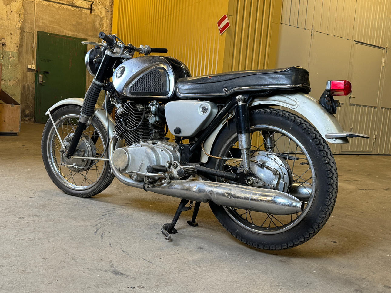 HONDA, CB 72, Japan, ca 1965. Fordon, Båtar & Delar - Motorcyklar - Auctionet