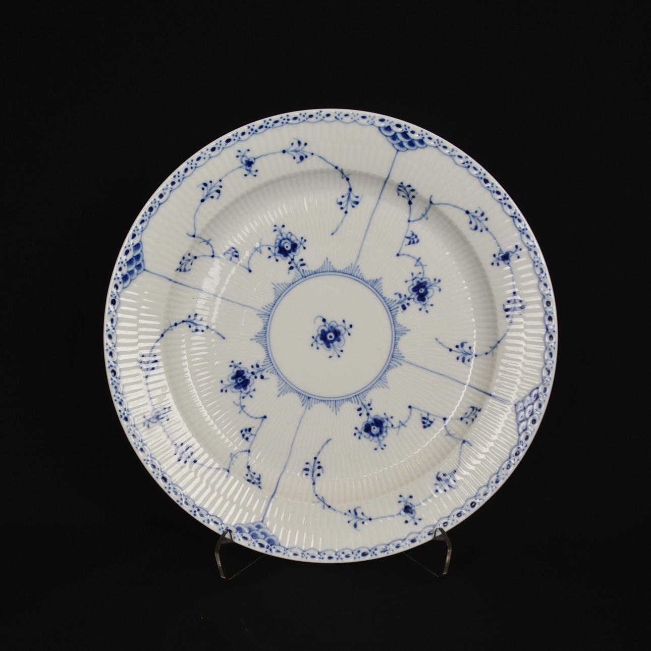 SERVERINGSFAT, porslin, "Musselmalet" Royal Copenhagen. Keramik ...