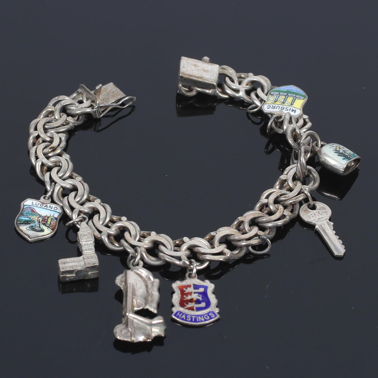 ARMBAND, bismarklänk, silver, berlocker, 1900-tal. Smycken & Ädelstenar ...