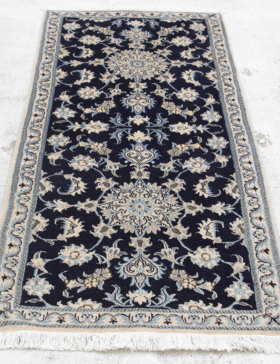 MATTA, Persisk, Nain, 194 x 80 cm. Mattor & Textil - Mattor - Auctionet