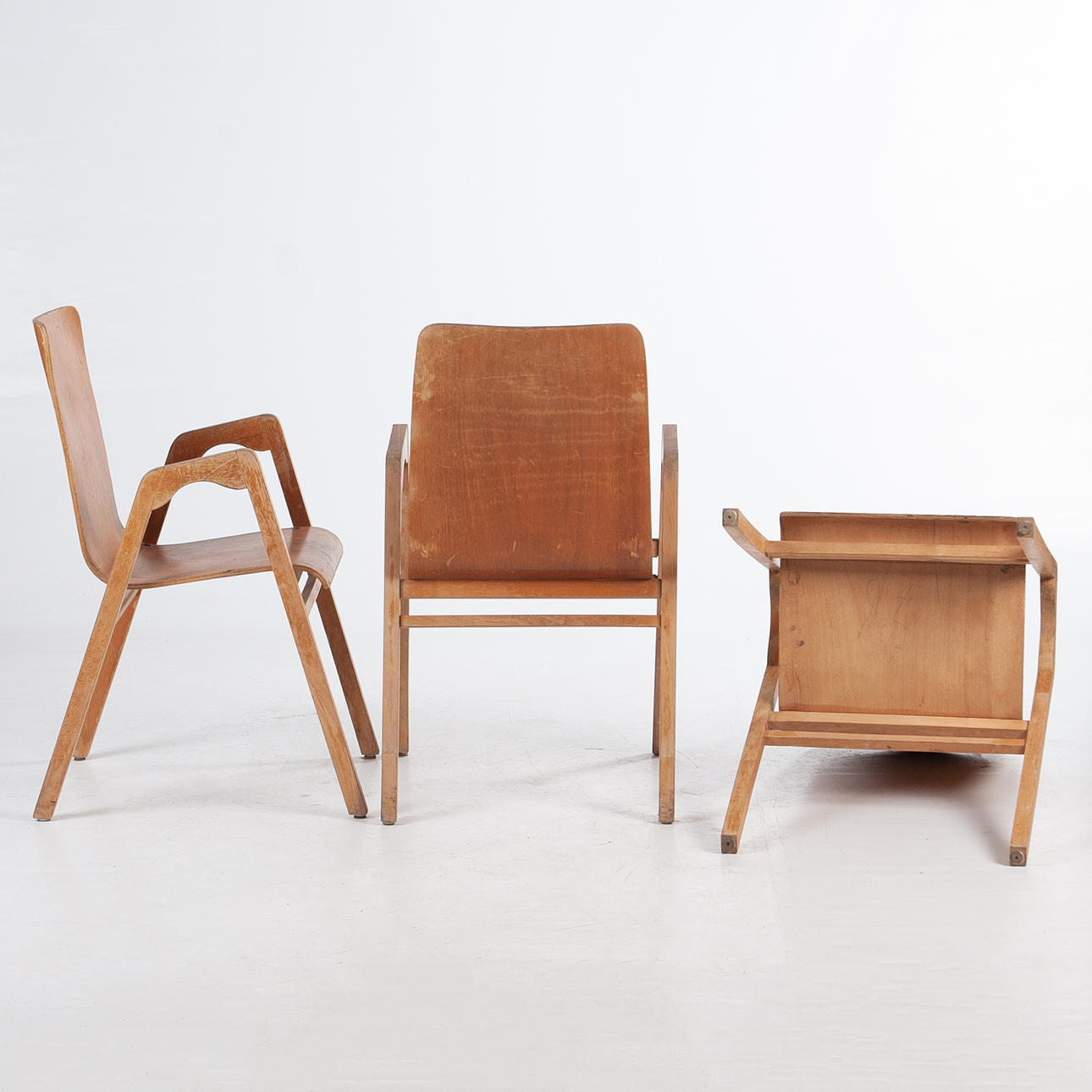 OIDENTIFIERAD FORMGIVARE. Stolar, 9 st, Svängsta stilmöbler, stapelbara ...