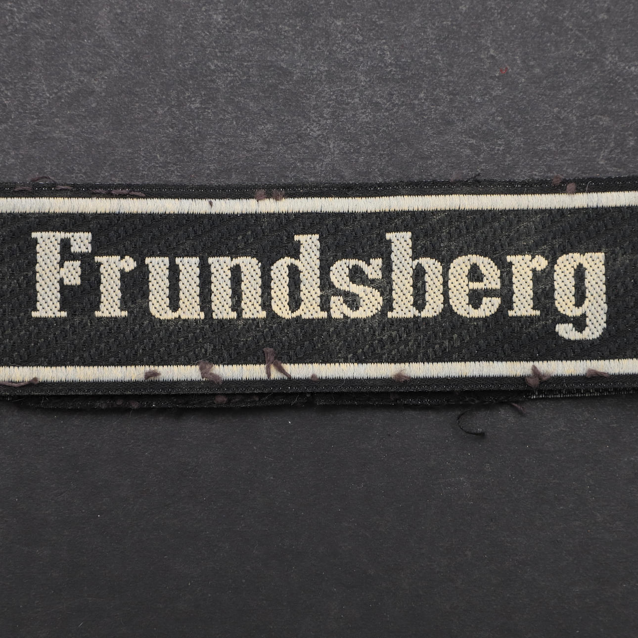 A SECOND WORLD WAR WAFFEN-SS 'FRUNDSBERG' CUFFBAND. Weapons & Militaria ...