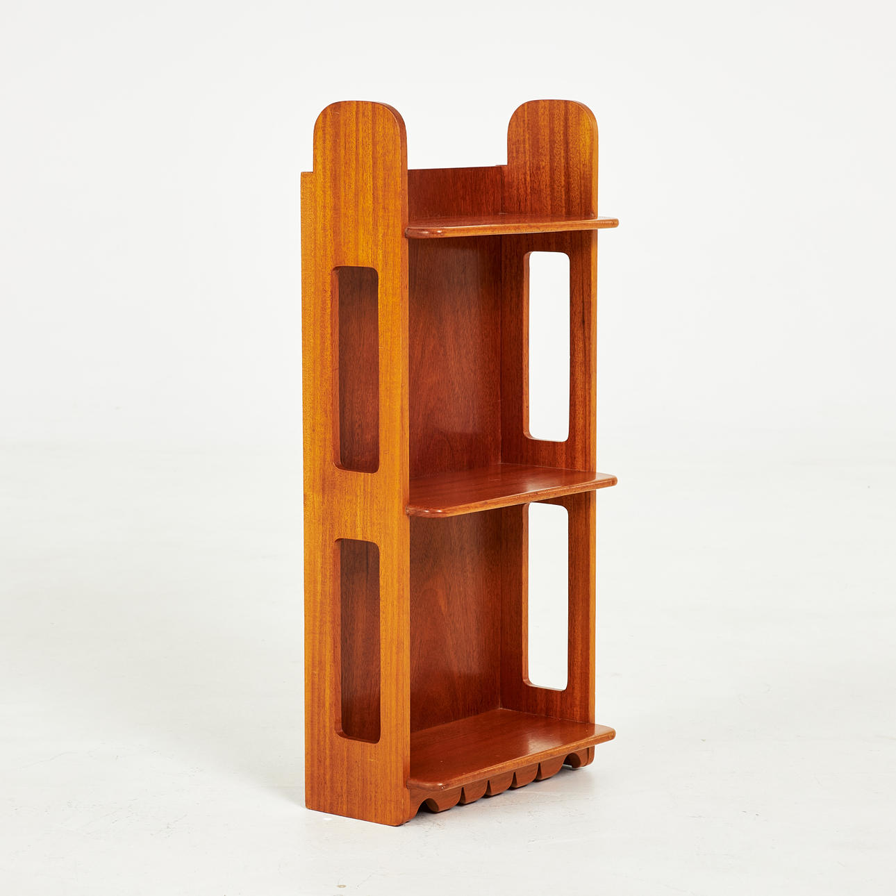 JOSEF FRANK. Wall shelf, model 2085, mahogany, Firma Svenskt Tenn ...