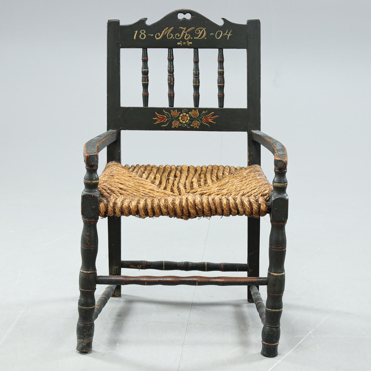 KARMSTOL, allmoge, daterad 1804. Möbler - Fåtöljer & Stolar - Auctionet