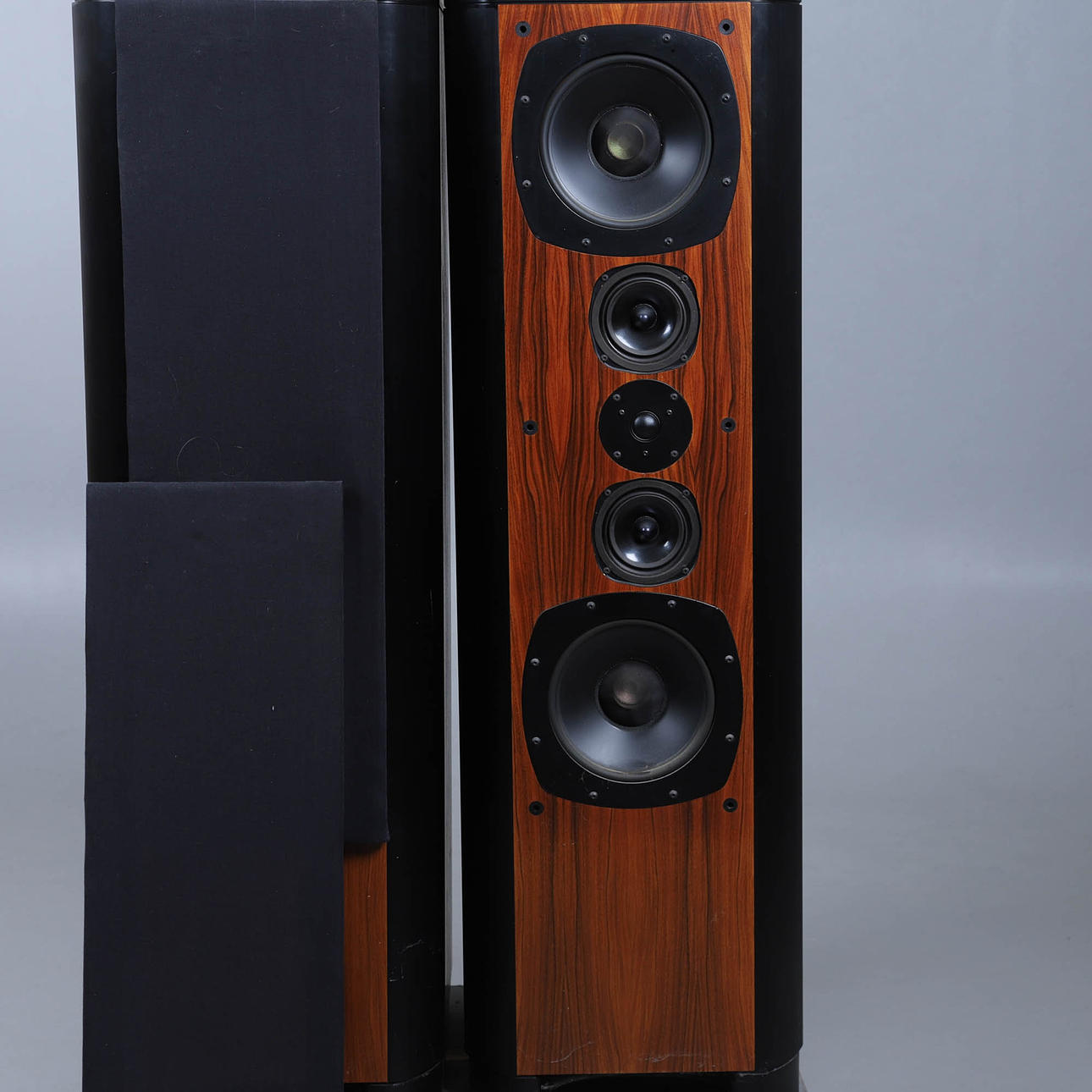 HÖGTALARE, ett par, Dali 40. Övrigt - Modern Teknik & Elektronik - Auctionet