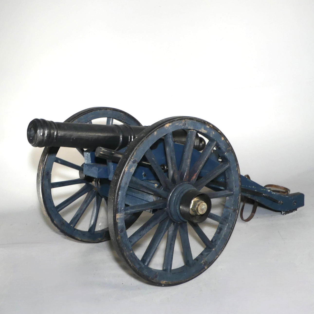SALUTKANON/MODEL CANNON, replica of field cannon. Weapons & Militaria ...
