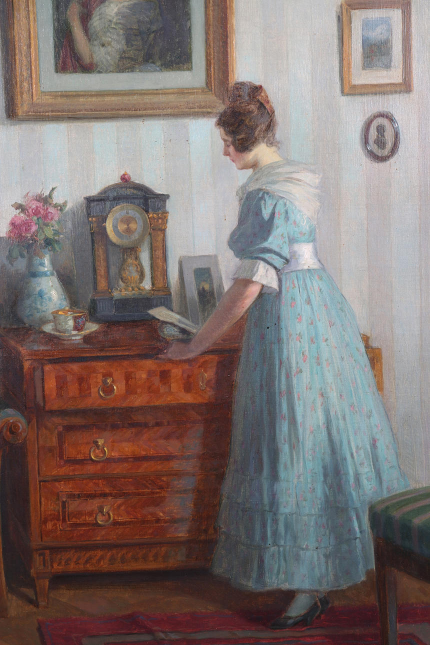 ROBERT SCHEFFER. Oljemålning på duk. Interiör med kvinna vid byrå ...