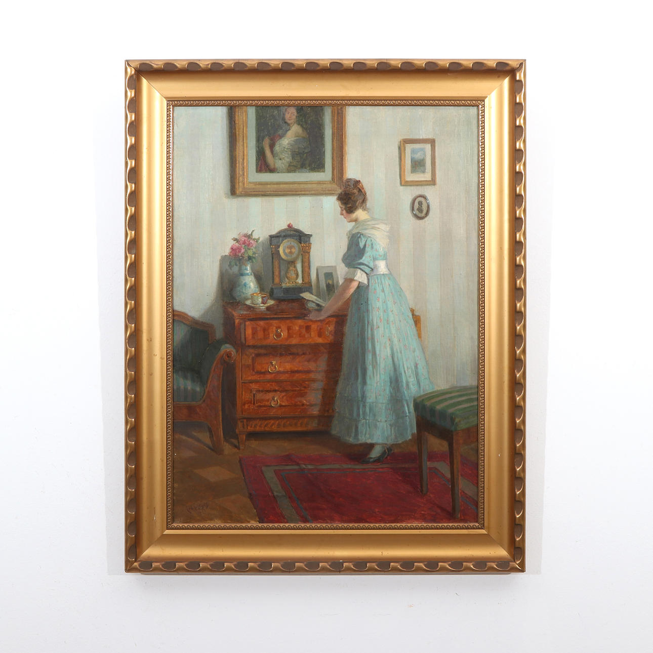 ROBERT SCHEFFER. Oljemålning på duk. Interiör med kvinna vid byrå ...