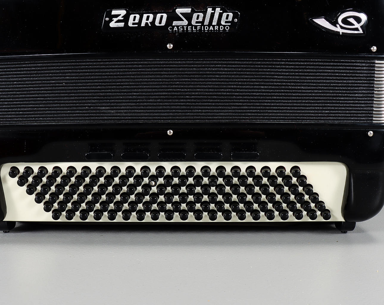 ACCORDION. Zero Sette B 26, Castelfidardo, Italy. Miscellaneous - Musical instruments - Auctionet