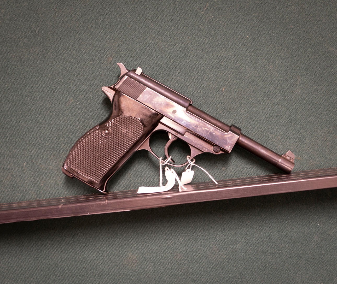 Walther Model.HP kal. 9x19 Tillv.nr. H1868 SE1685681. Licensvapen ...