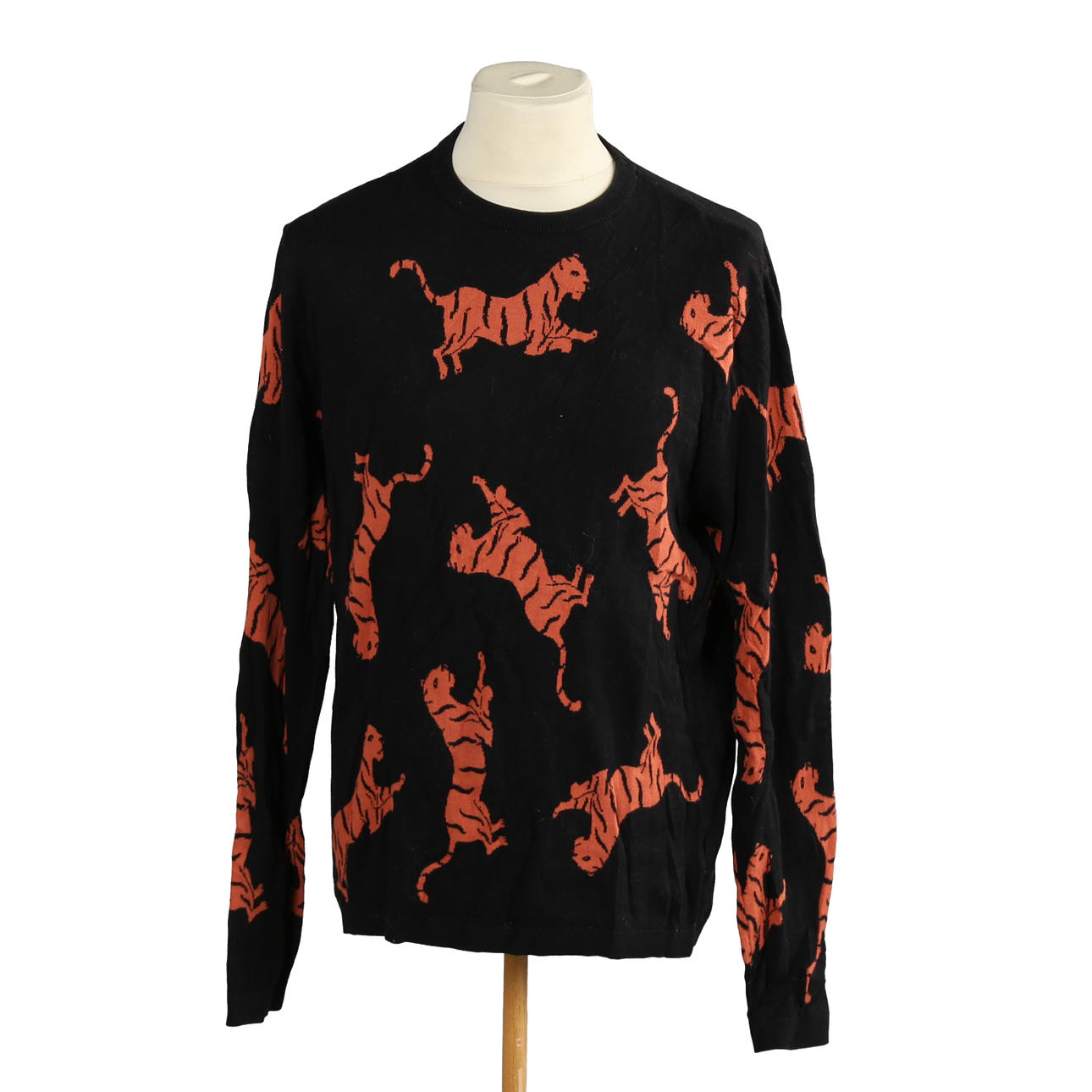 ED SHEERAN'S RIVIVAL TIGER JUMPER. Vintage & Designer Fashion - Auctionet