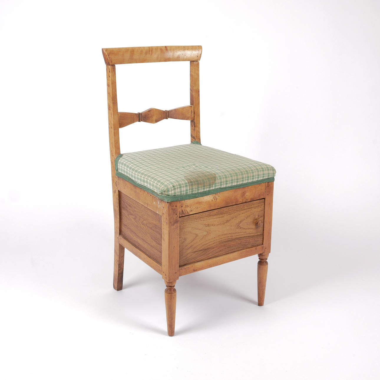 A chest chair, mid 19th century. Furniture - Armchairs & Chairs - Auctionet