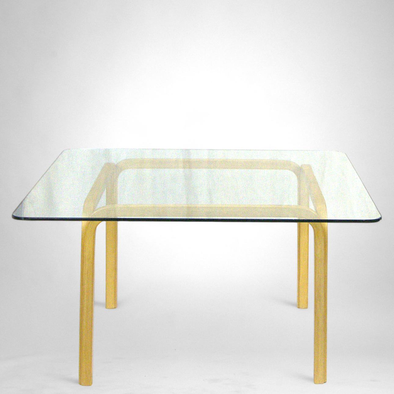 ALVAR AALTO. Soffbord med glasskiva, benställning i björk, modell Y805 ...