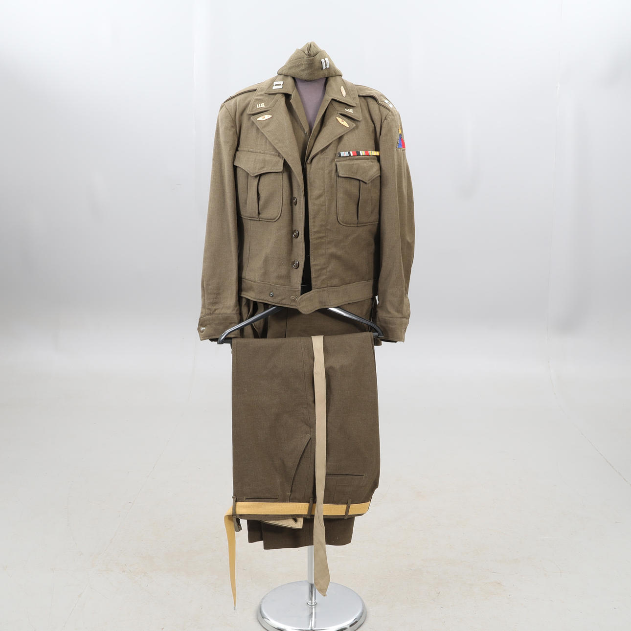 UNIFORM. Kapten, från tiden kring WWII, U.S.A. Vapen & Militaria ...