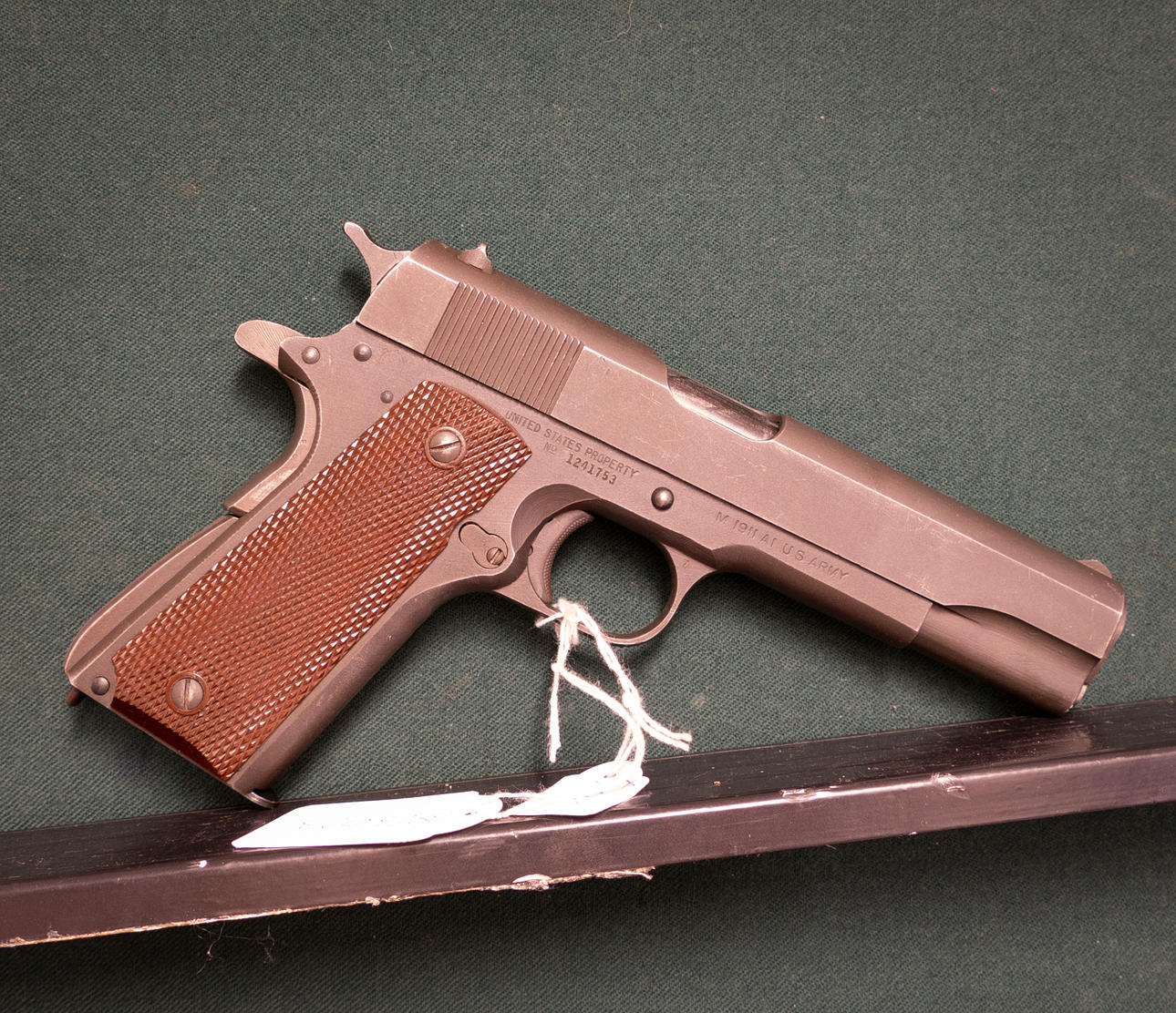 Ithaca Model 1911 A1 Kaliber 45acp Tillv.nr. 1241753. Licensvapen - Pistoler - Auctionet