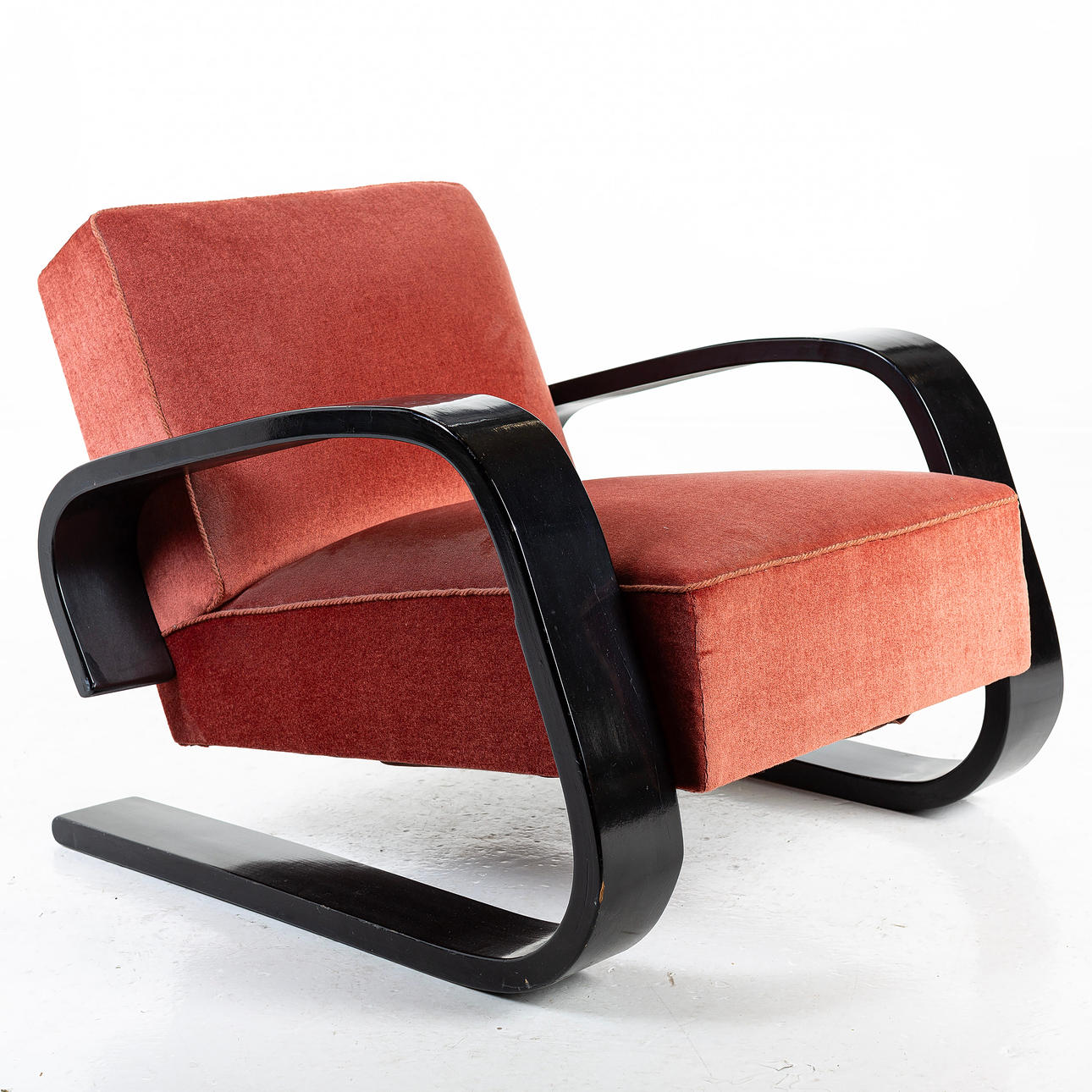 ALVAR AALTO. Fåtölj, "Tank chair", modell 400, Artek, Finland. Möbler ...
