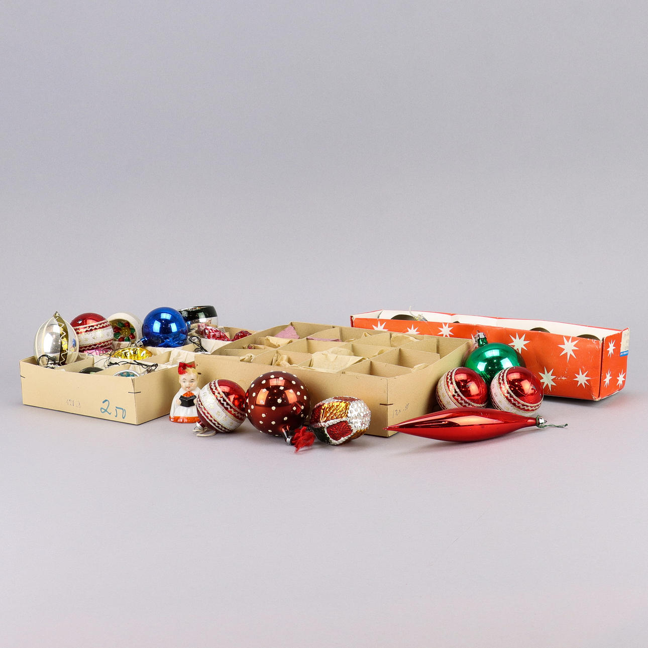 WEIHNACHTSKUGELN Ältere Menschen. Spielzeug - Spielzeug - Auctionet