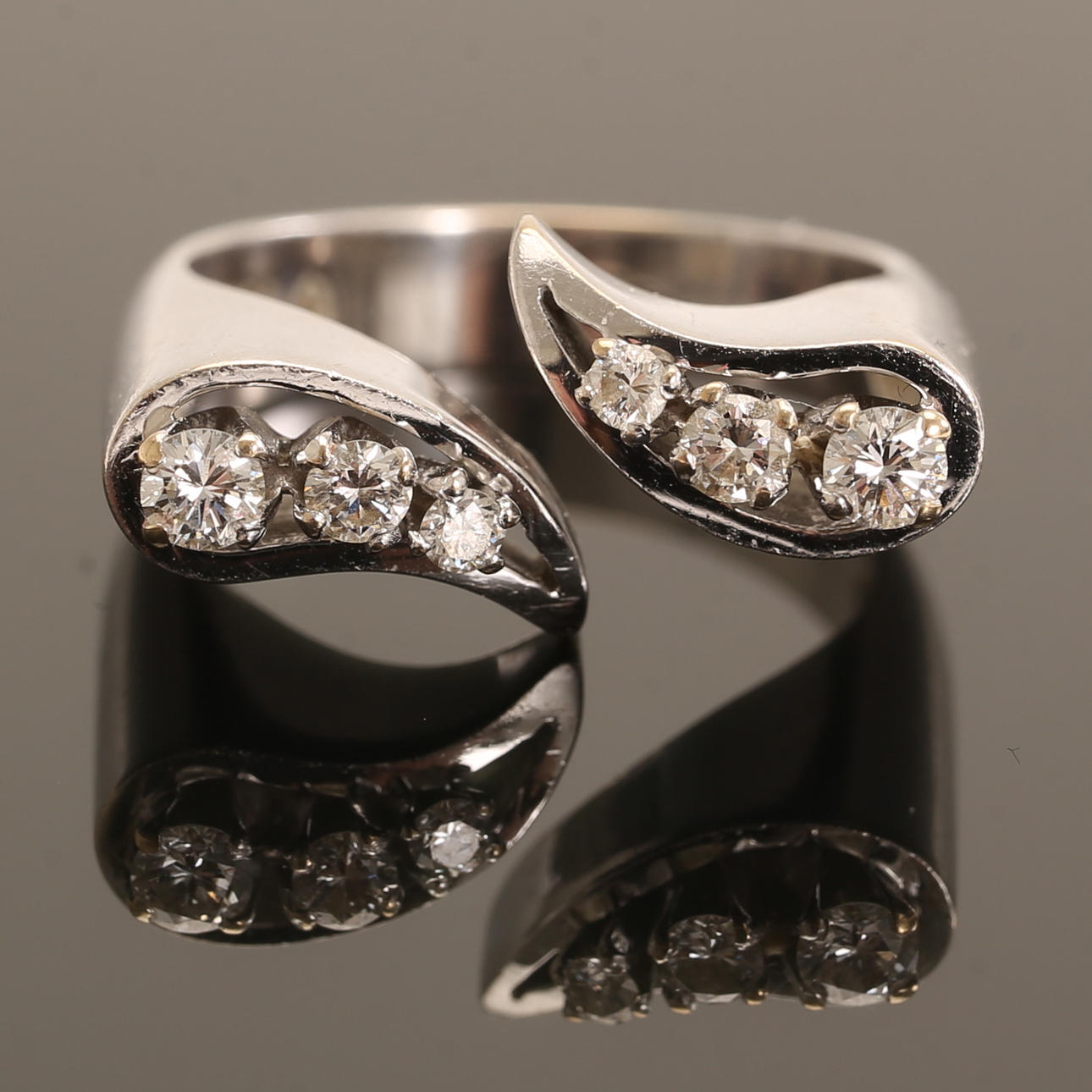 RING med diamanter, 18 k vitguld, Georg Jensen. Smycken & Ädelstenar ...