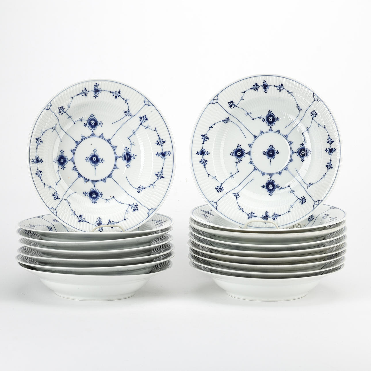 ROYAL COPENHAGEN "Musselmalet", djupa tallrikar, nr 165, 15st + 1 st ...