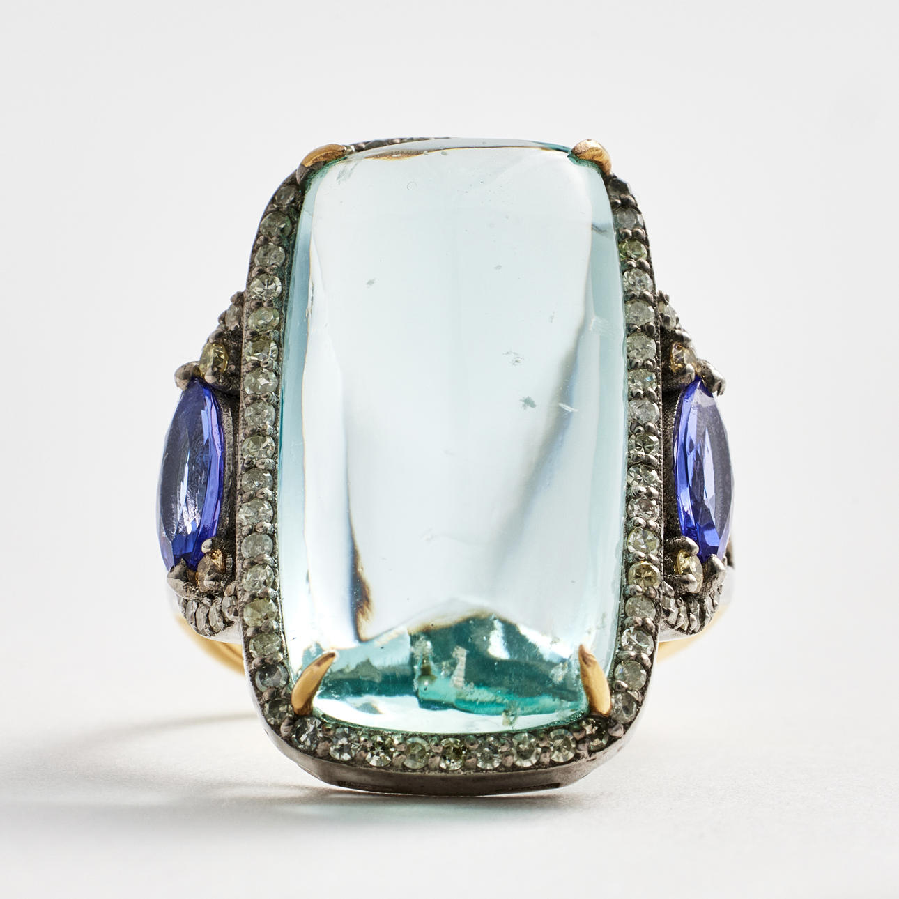 RING, silver/14 k guld, 1 cabochonslipad akvamarin, ca 19,27 ct ...
