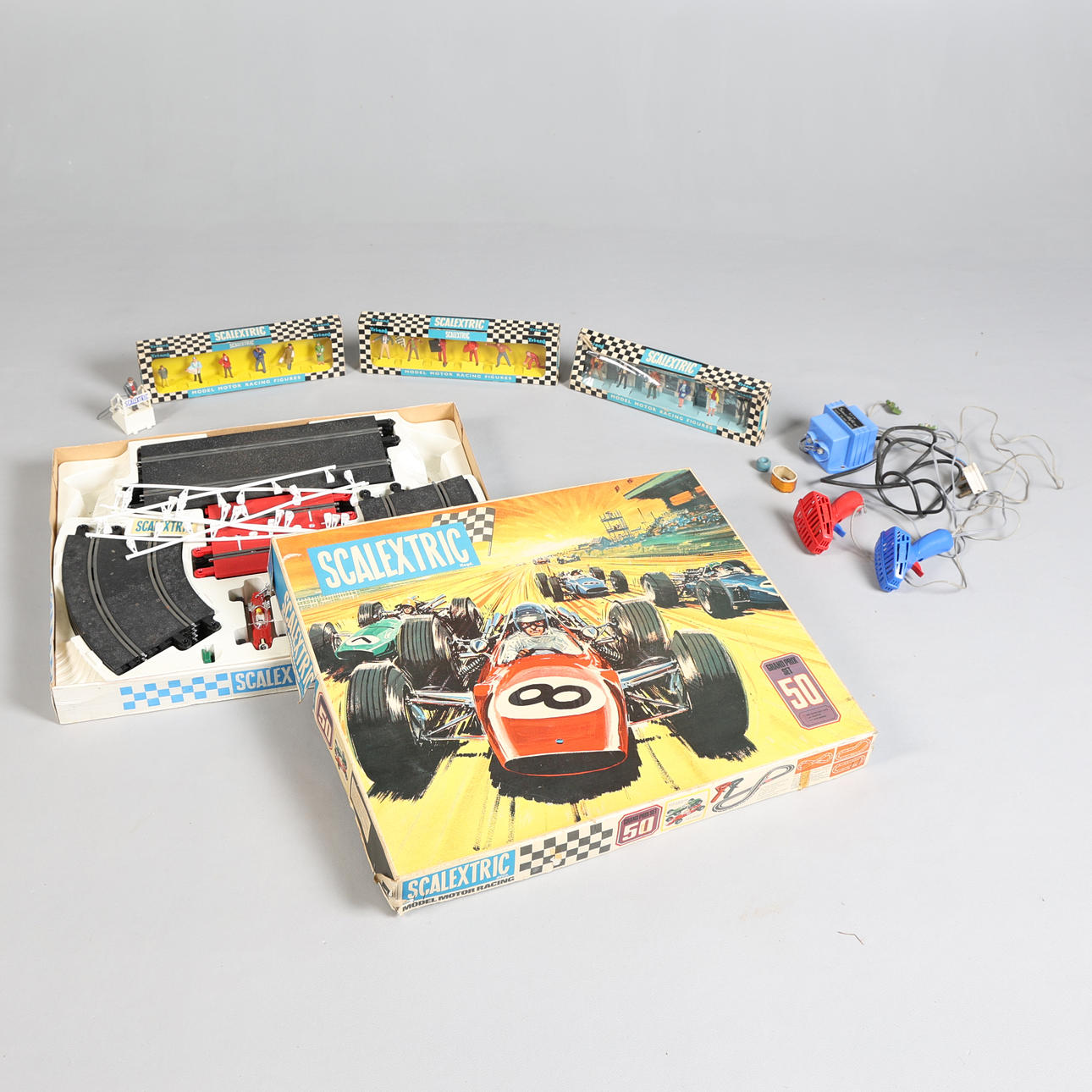 SCALEXTRIC GRAND PRIX SET 50 OCH BOXTILLBEHÖR (5). Leksaker - Övriga ...