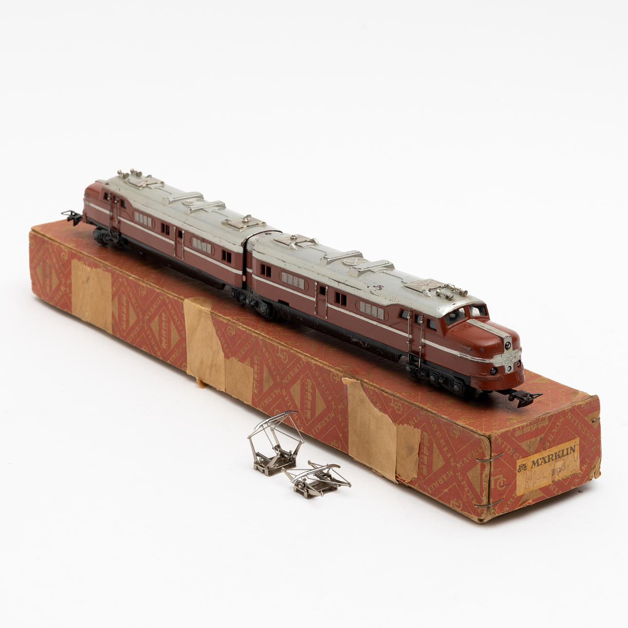 MÄRKLIN DL 800 brunt dubbellok, originalfärpackning. Leksaker ...