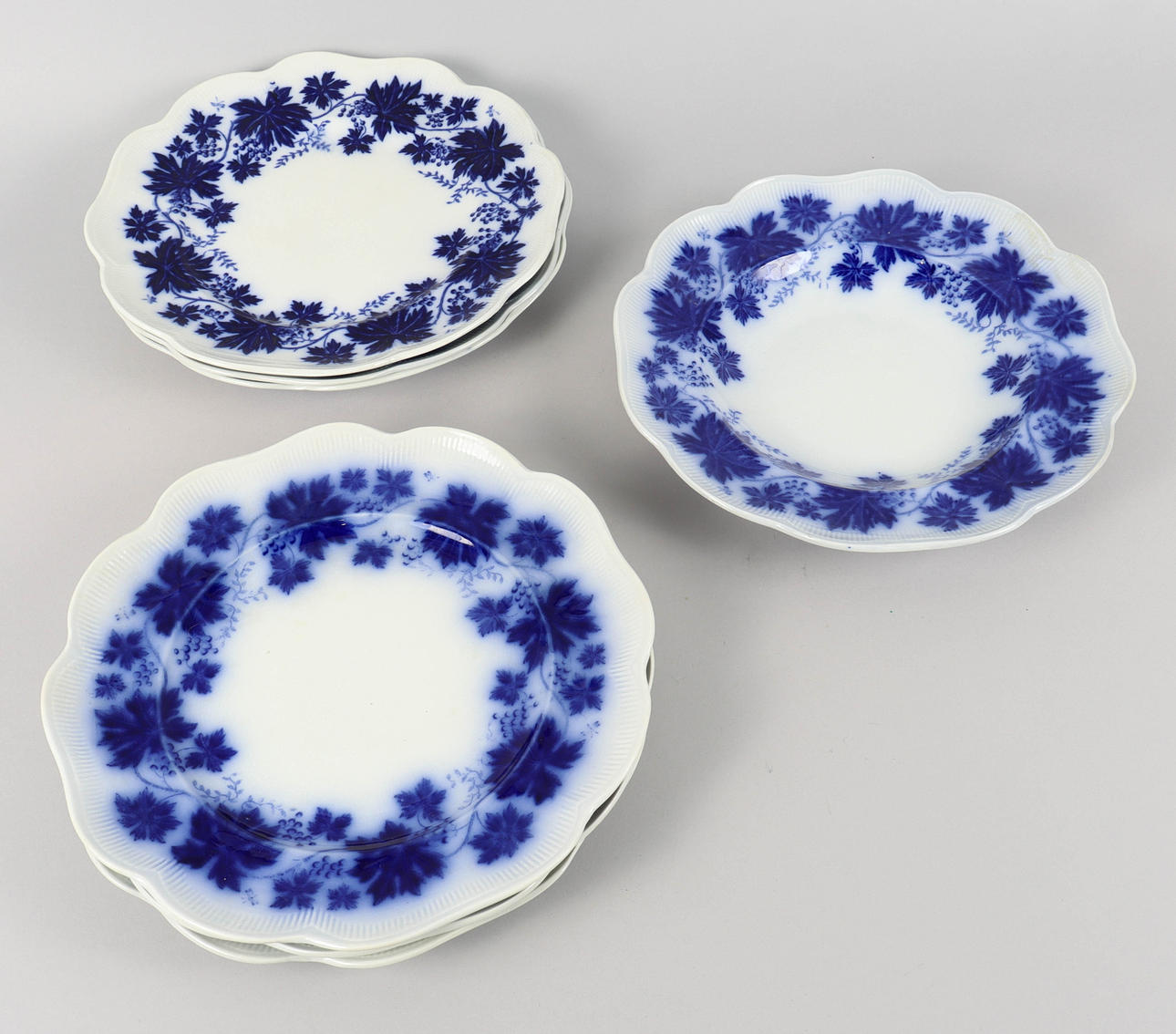 TALLRIKAR Gefle Vinranka. Keramik & Porslin - Europeiskt - Auctionet