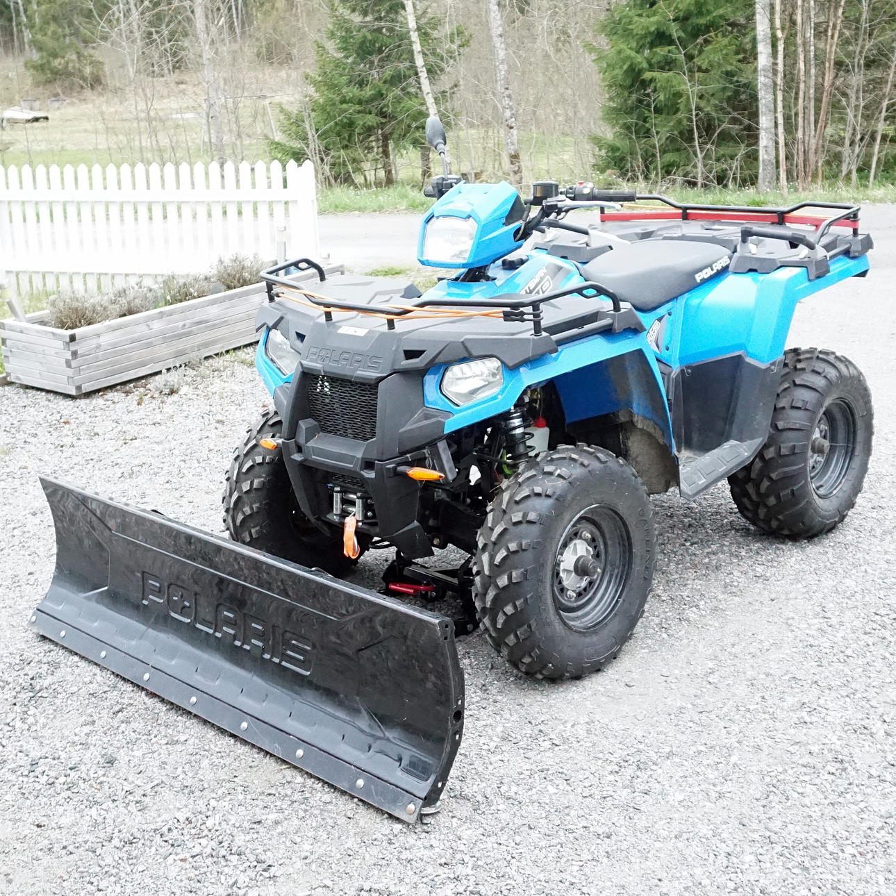 ATV/ FYRHJULING POLARIS SPORTSMAN 570 EPs med plogblad, plastöverdrag ...