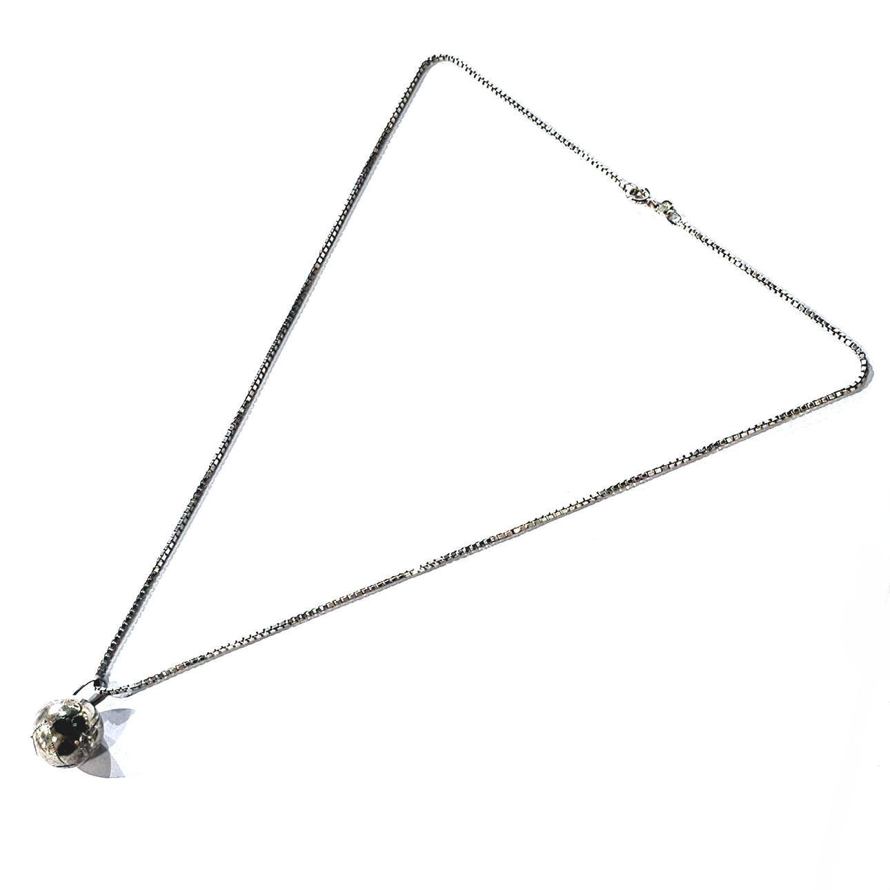 Vintage silverboll hänge. Smycken & Ädelstenar - Broscher & Hängen ...