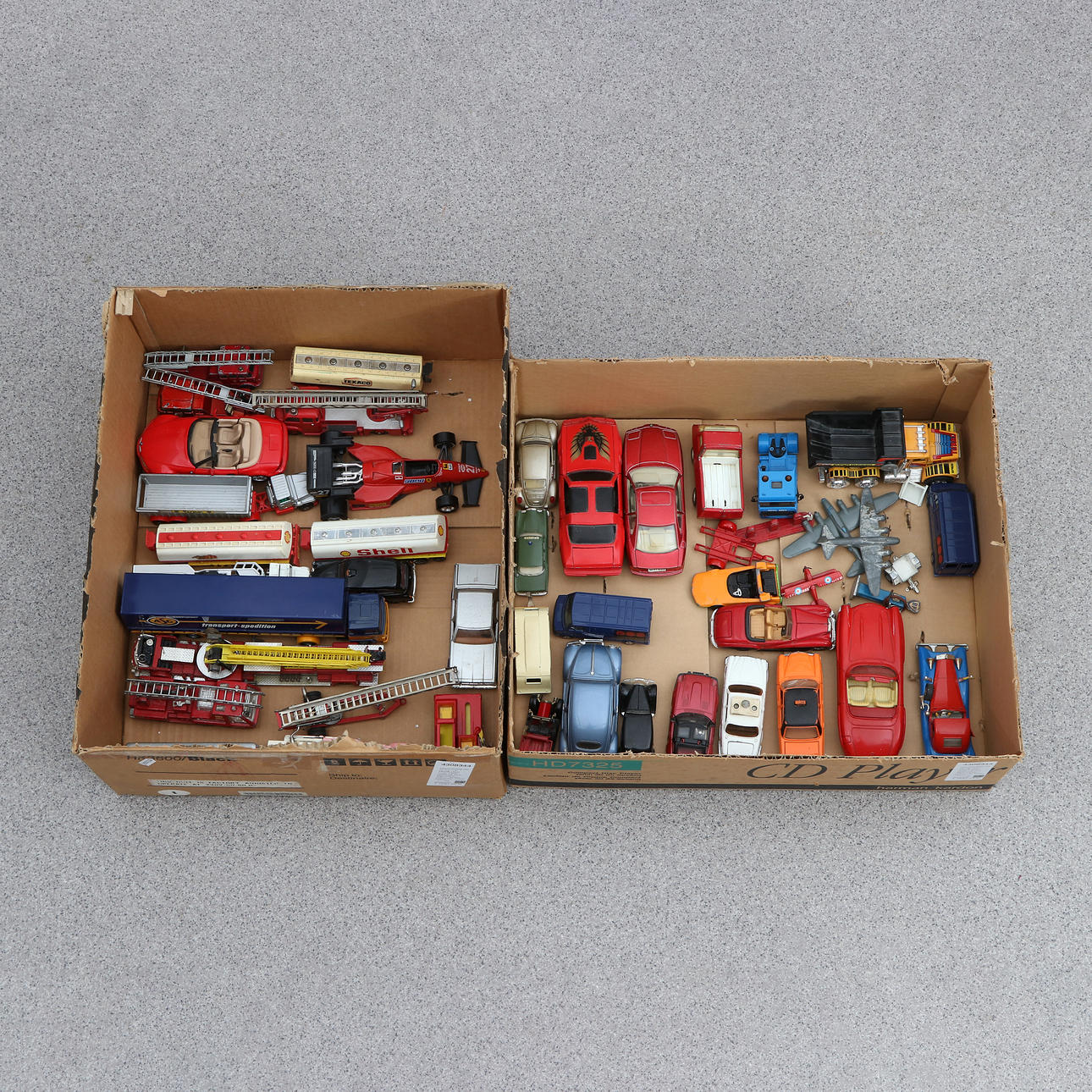 LEKSAKSBILAR, 32 ST+14. Metall, plast m.m. 1900-2000-tal, bl.a ...