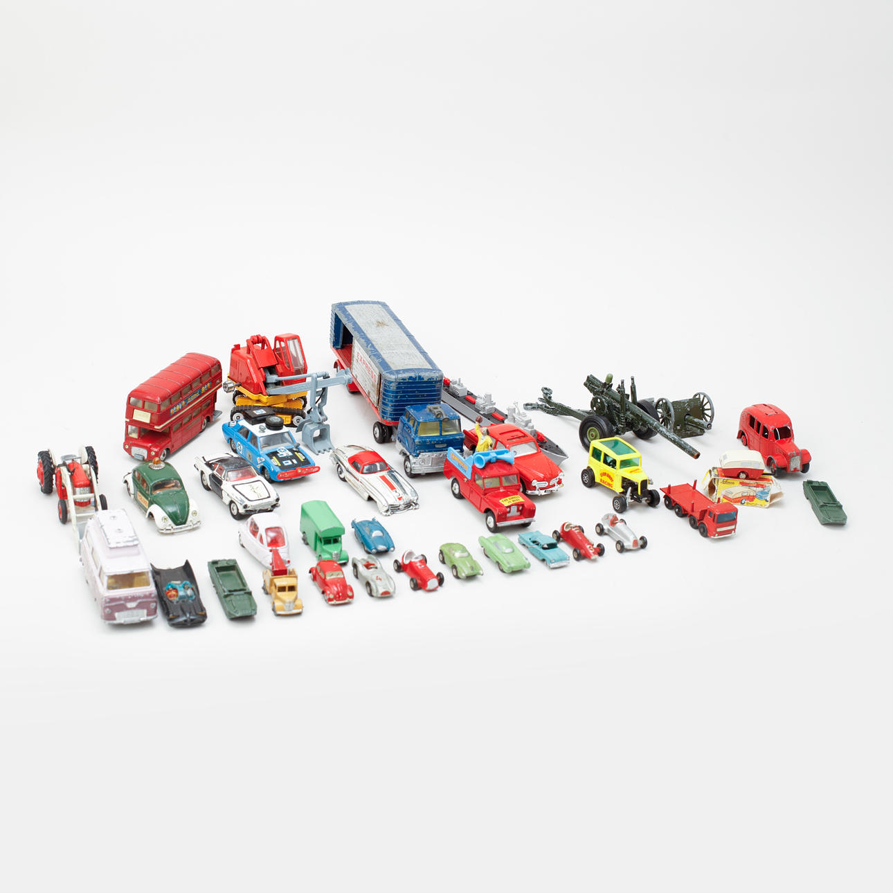 LEKSAKSBILAR, parti, 1900-tal. Leksaker - Leksaker - Auctionet