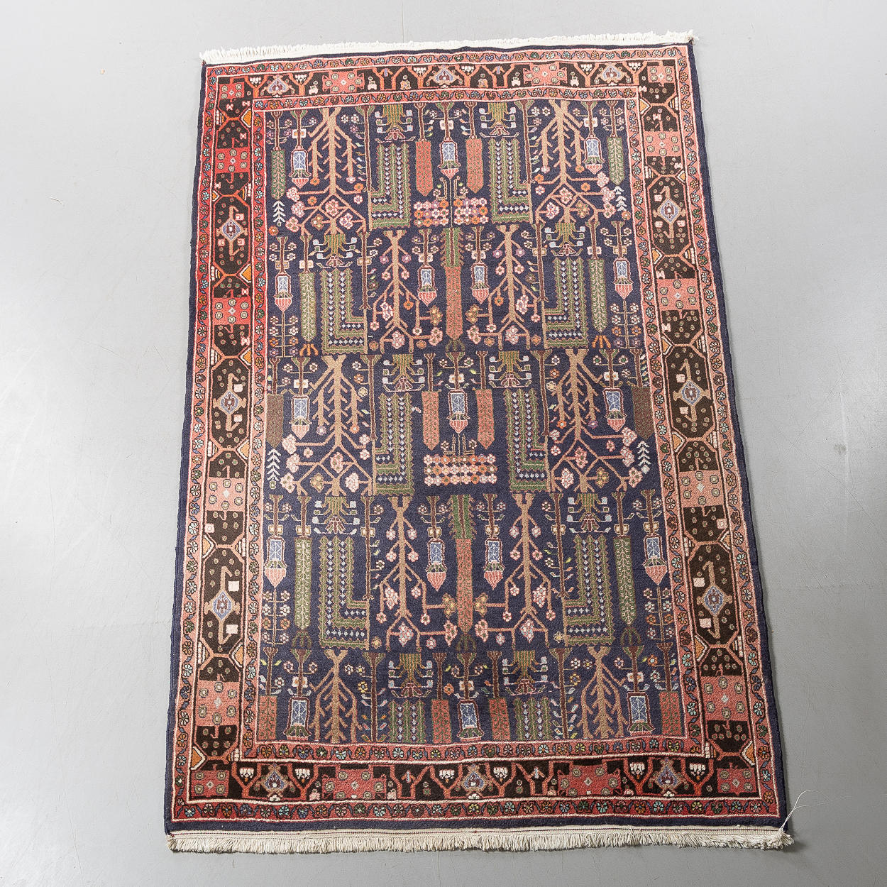 MATTA, persisk ca 260 x 147 cm. Mattor & Textil - Persiska Mattor ...