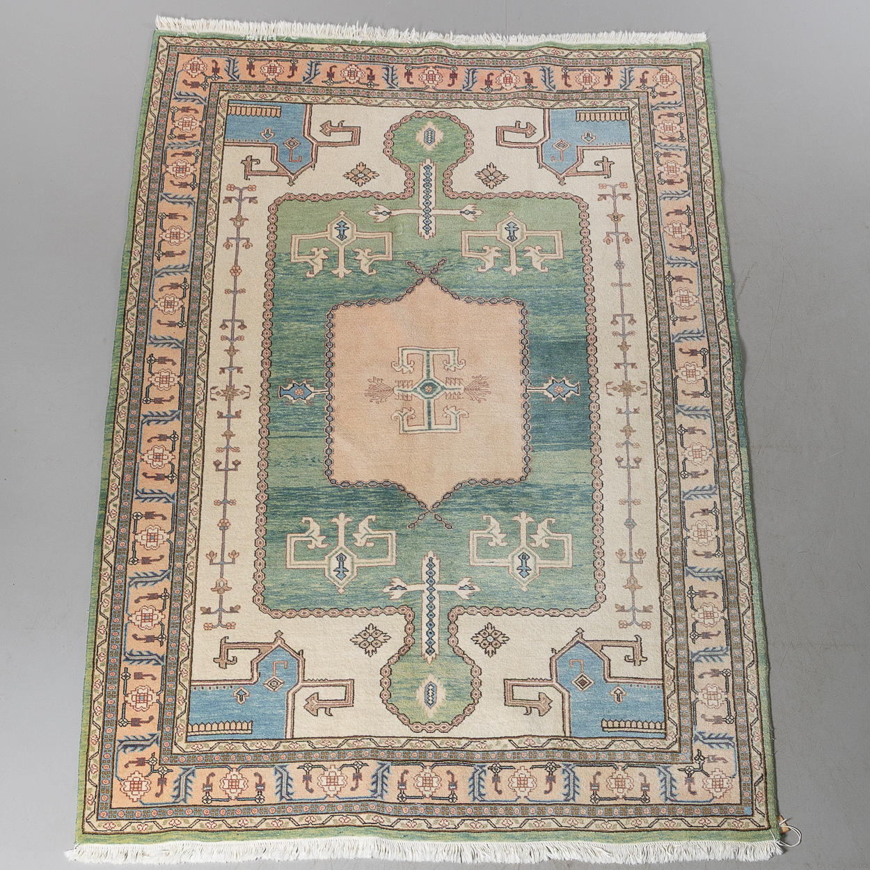 MATTA, persisk Heriz, ca 260 x 175 cm. Mattor & Textil - Persiska ...