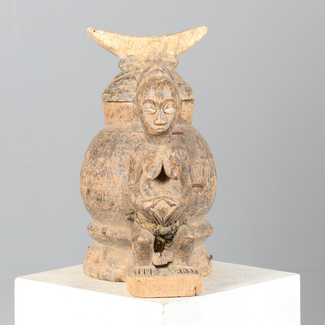 A BAULE MOUSE ORACLE BOX AND COVER, IVORY COAST/COTE D'IVOIRE ...