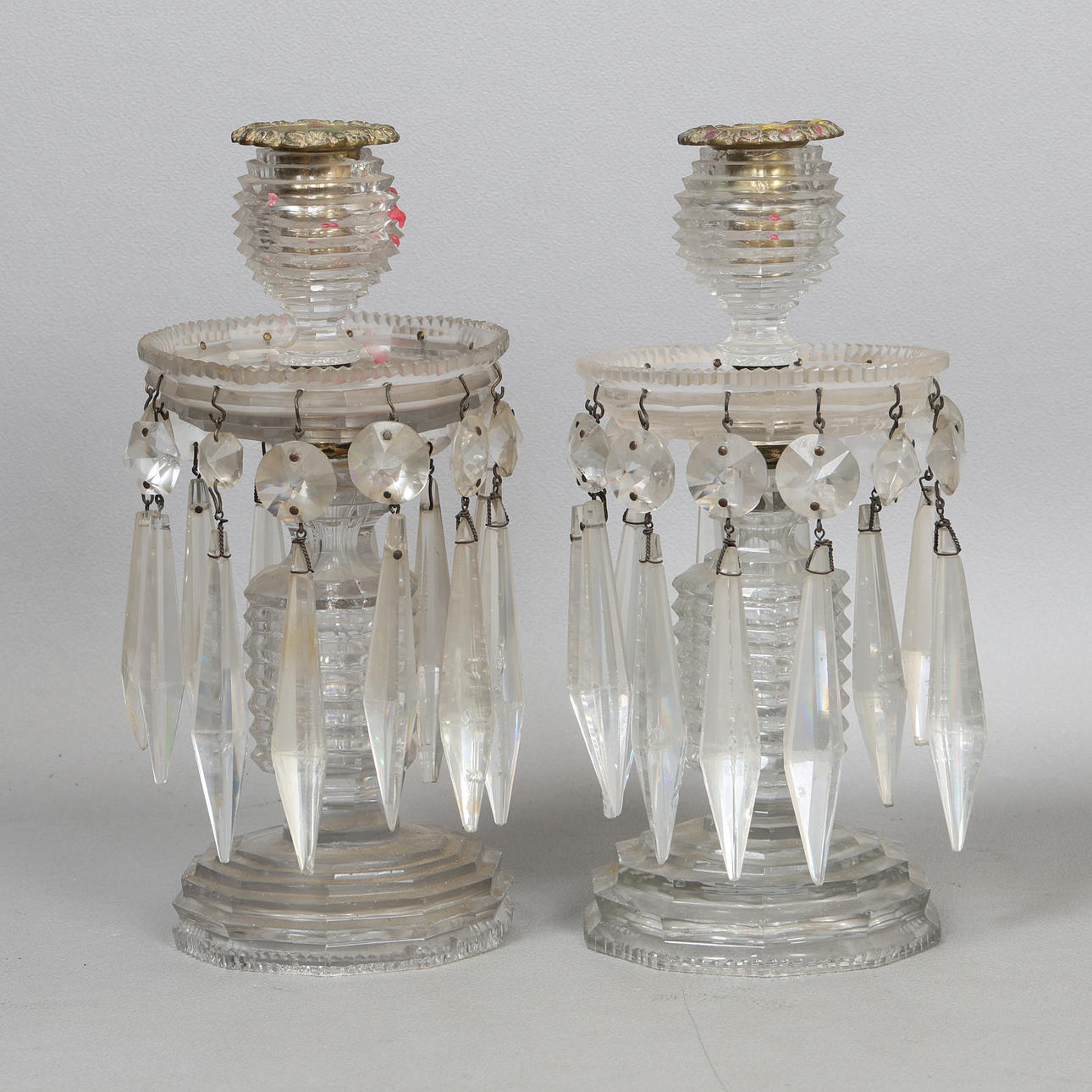A PAIR OF REGENCY CUT GLASS TABLE LUSTRES (2). Glass - Other - Auctionet
