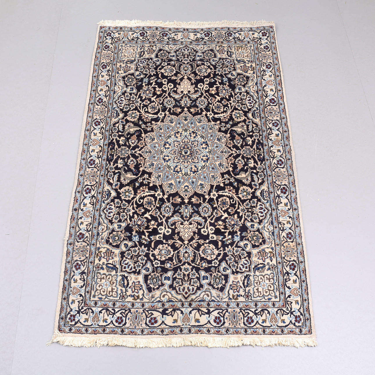 ORIENTALISK MATTA, handknuten, Persisk, ca 205x120 cm. Mattor & Textil ...