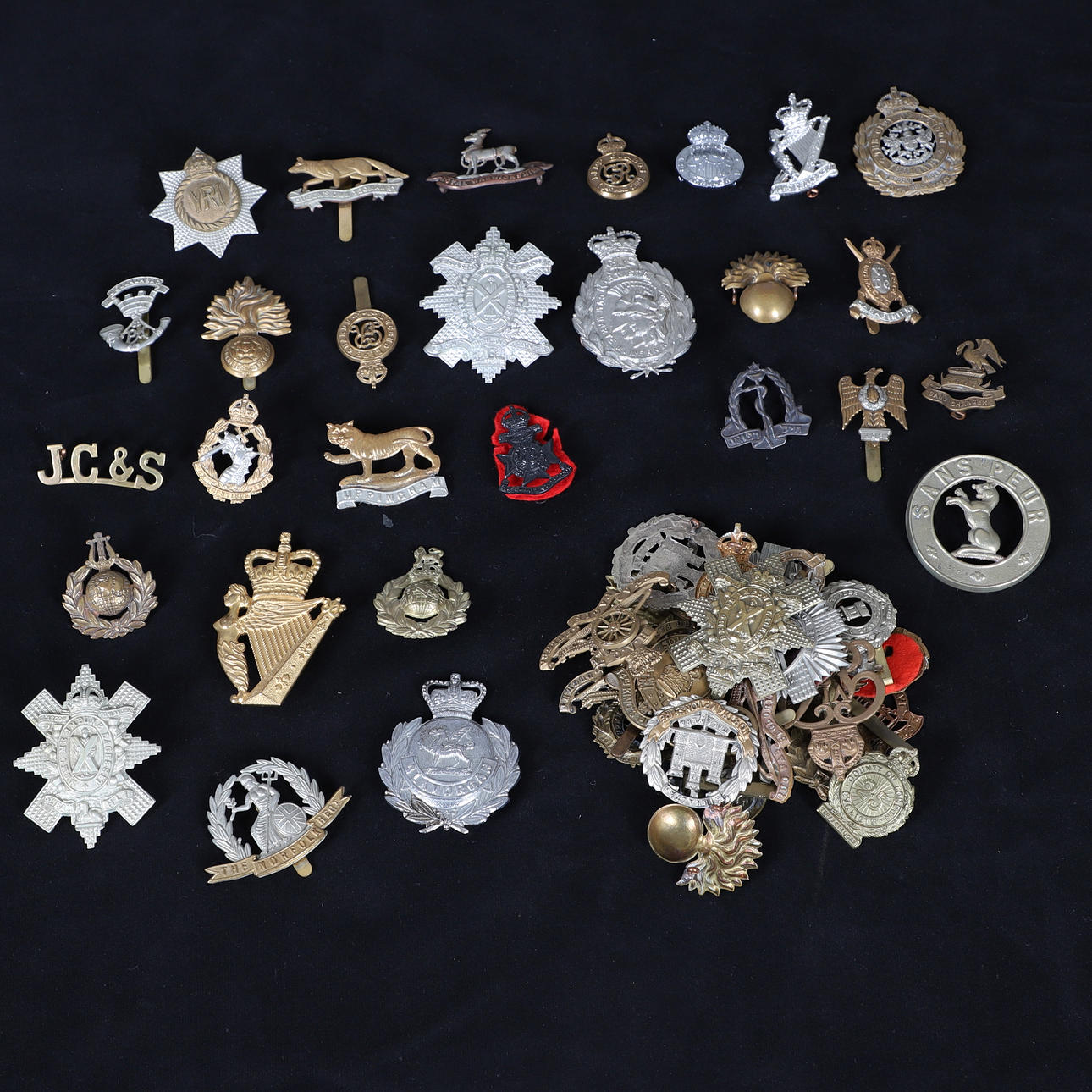 A MIXED COLLECTION OF FIFTY BRITISH MILITARY CAP BADGES. Coins, Medals ...