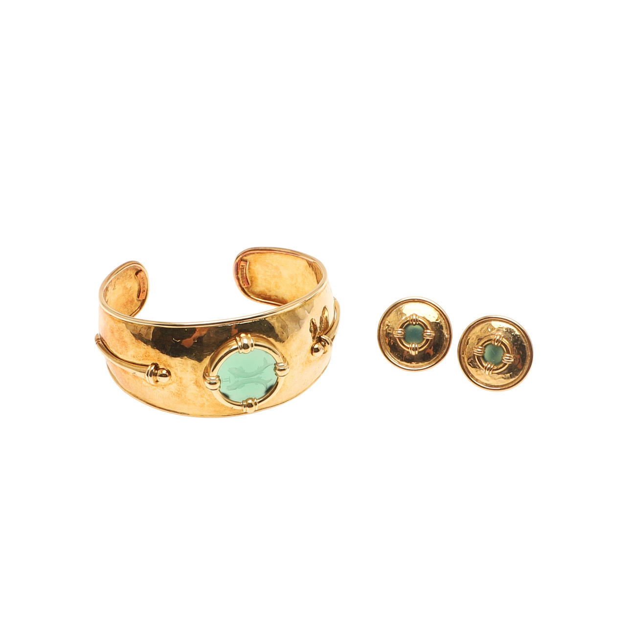 AN 18CT GOLD CUFF BANGLE AND A PAIR OF EARRINGS BY THEO FENNELL ...