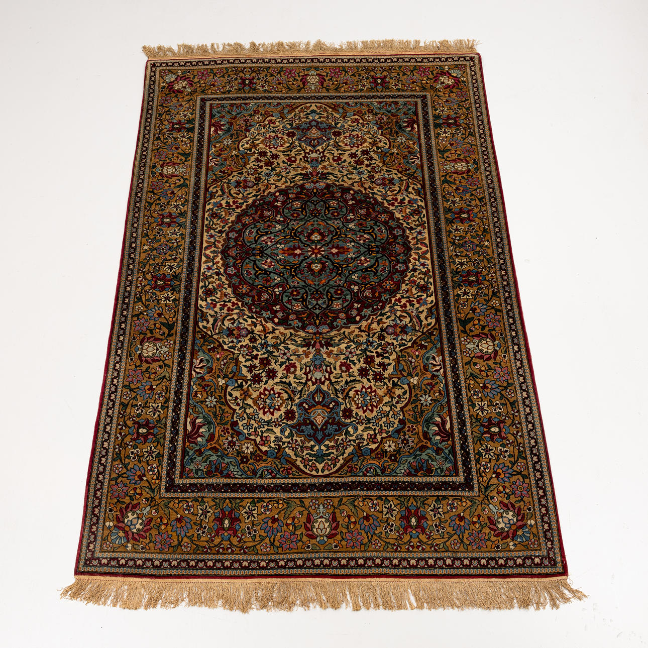 MATTA, Isfahan, semiantik, ca 216x138 cm. Mattor & Textil - Persiska ...