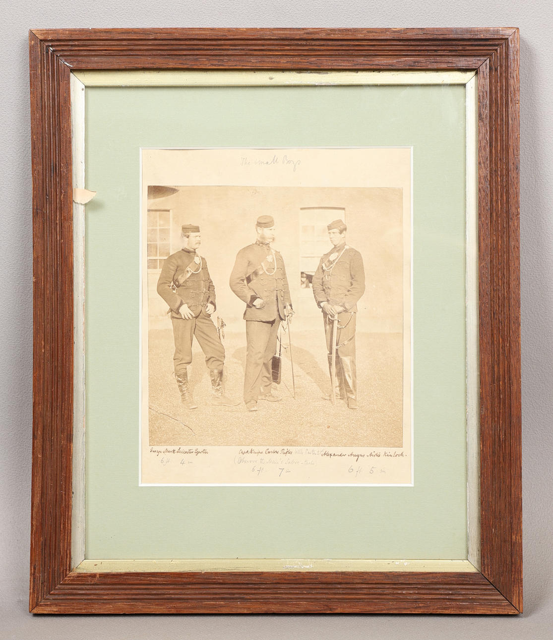 VICTORIAN PHOTOGRAPH OF THREE OFFICERS, RIFLE REGIMENTS. Weapons ...
