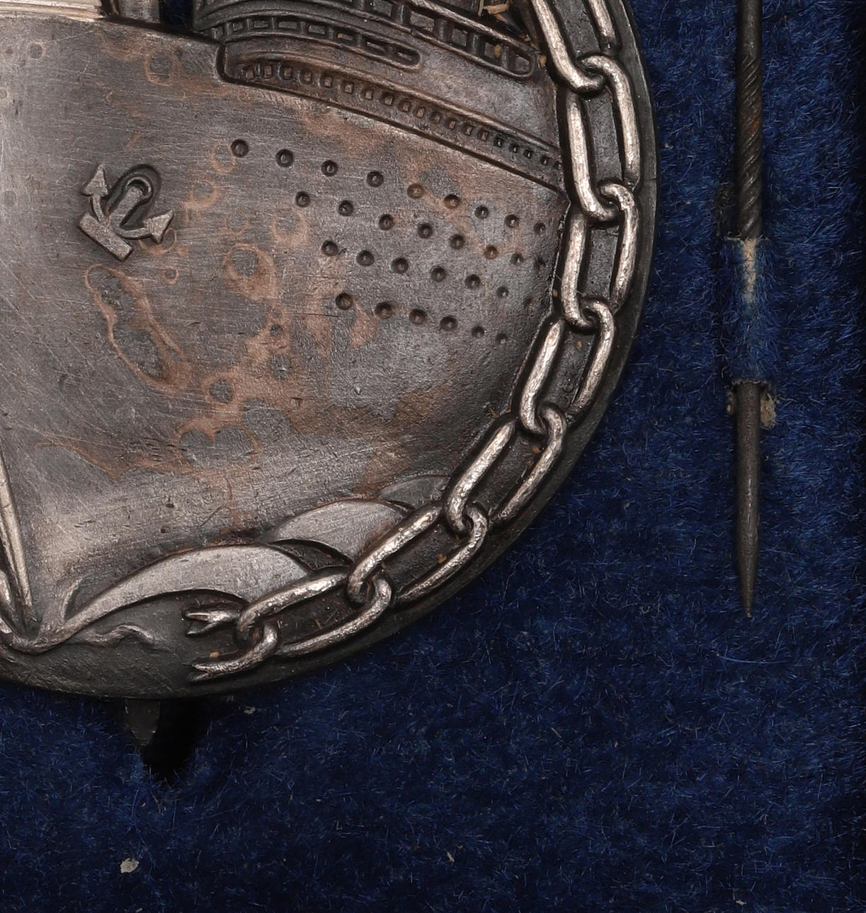 A SECOND WORLD WAR GERMAN BLOCKADE RUNNER BADGE AND LAPEL PIN. Weapons ...