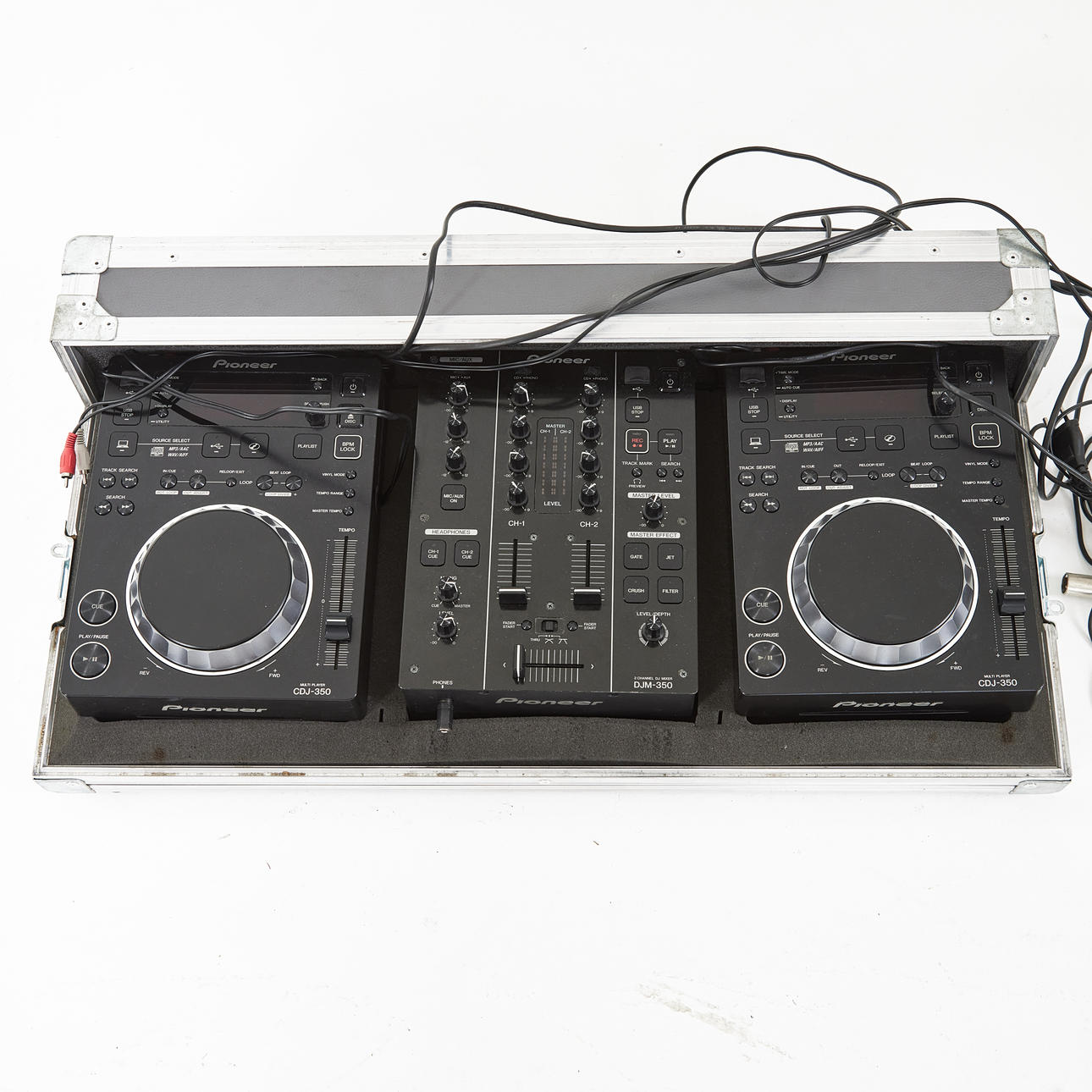 DJ-utrustning, 3 dlr, 2 st mixers + 1 multimedia-deck, Pioneer. Övrigt ...